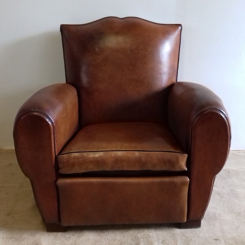 Pair of Club Mustache Chairs - L'Atelier du cuir-Bretagne